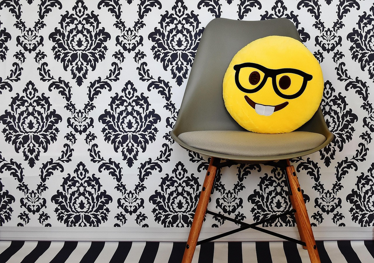 Smiley Chair Laugh - Free photo on Pixabay