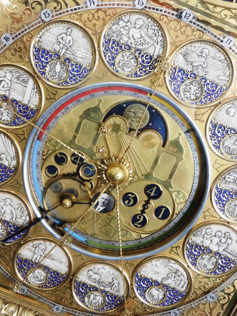 Clock Monument Face - Free photo on Pixabay - Pixabay
