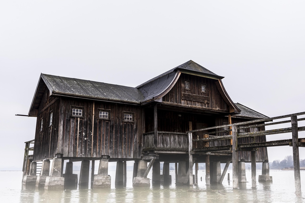 60,000+ Free Stilt House & House Images - Pixabay