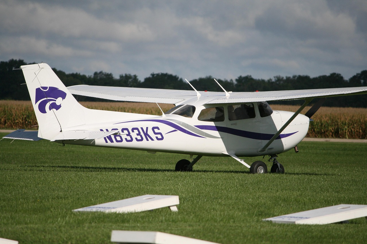 100+ Free Small Plane & Plane Images - Pixabay
