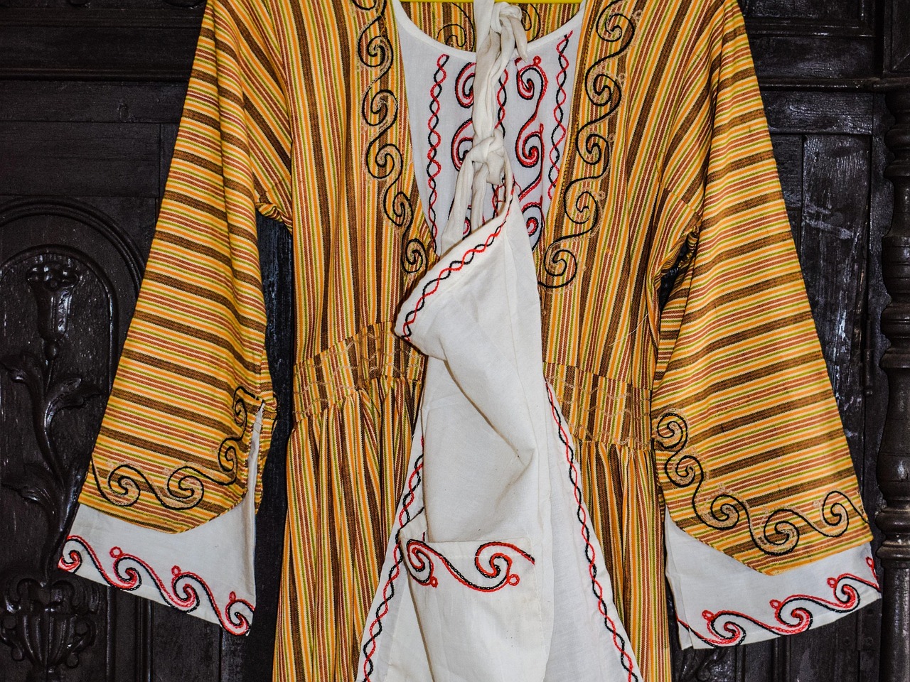 40,000+ Free Traditional Clothes & Clothes Images - Pixabay