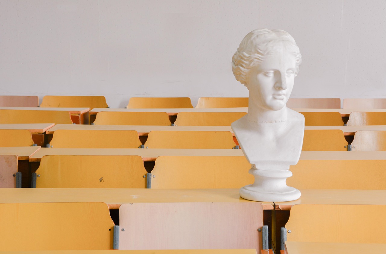 Sculpture Desks - Free photo on Pixabay - Pixabay
