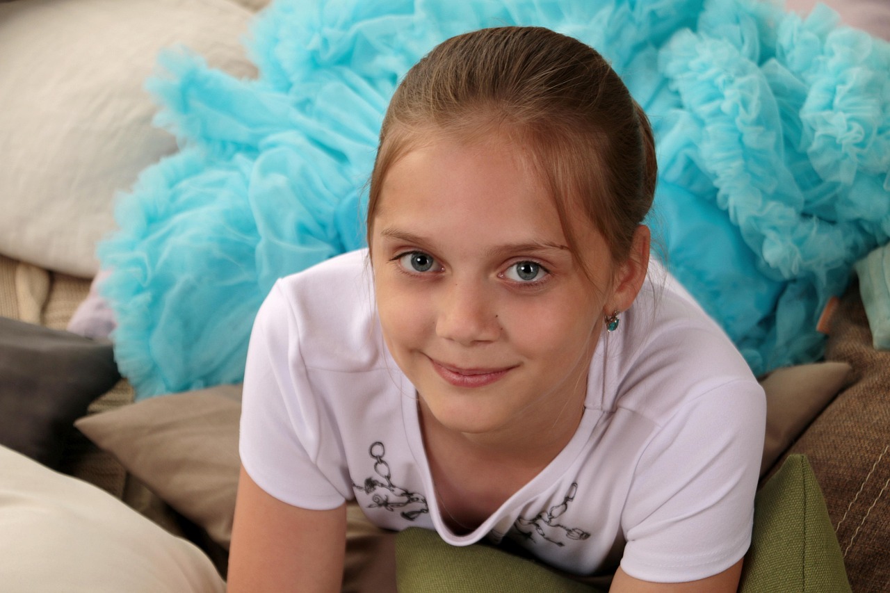Girl Views Sight - Free photo on Pixabay