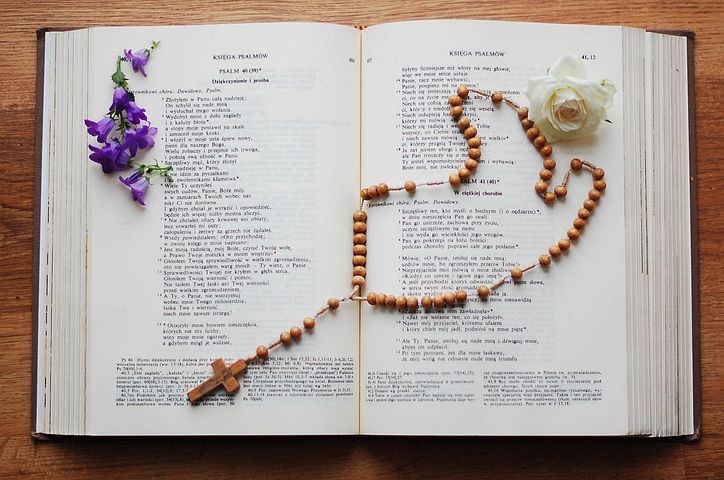 500+ Free Holy Book & Bible Images - Pixabay