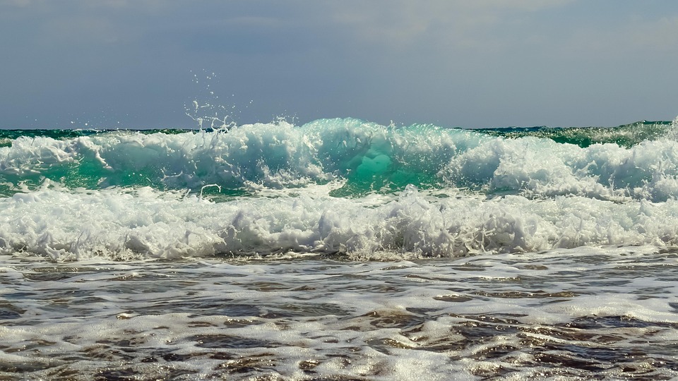 Wave Smashing Beach - Free photo on Pixabay
