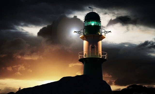 Faro Noche Nubes - Imagen gratis en Pixabay