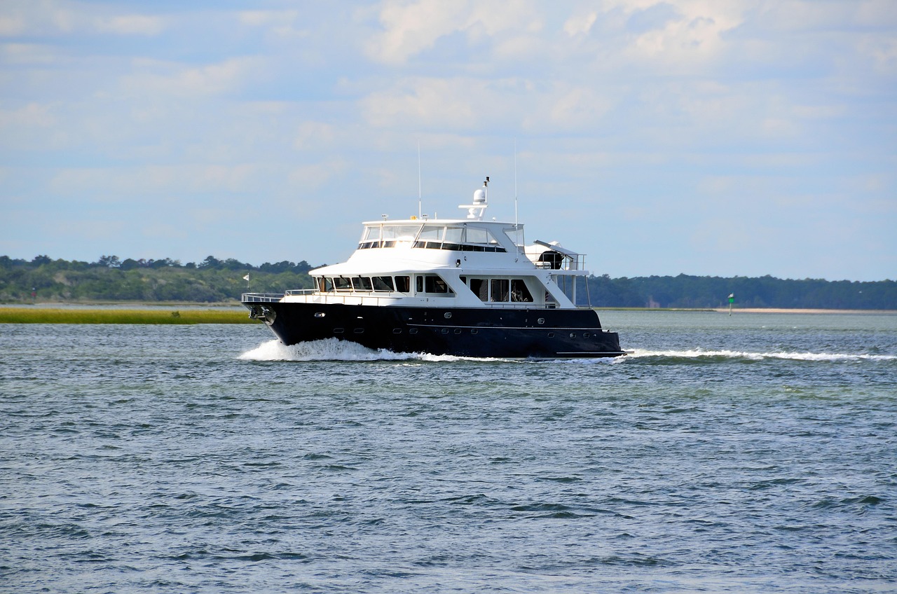 Luxury Yacht Cruising River - Free photo on Pixabay - Pixabay