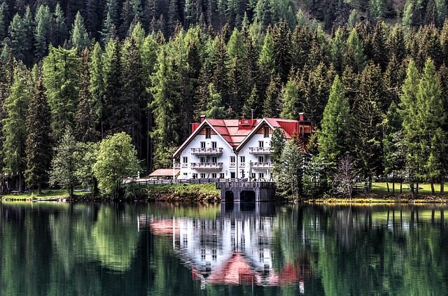 Lake Chalet Reflection - Free photo on Pixabay