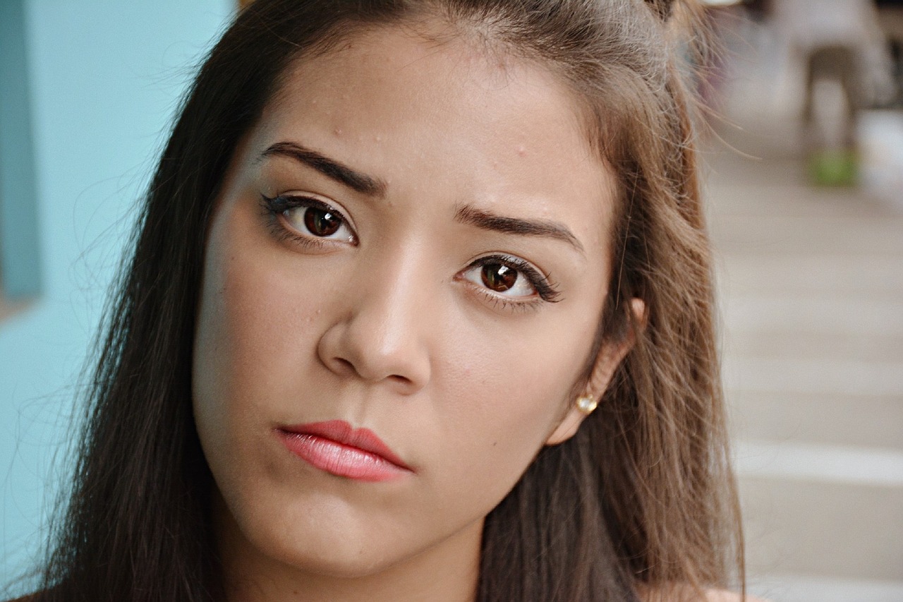Mujer Pensando Mirada Reflexiva - Foto gratis en Pixabay - Pixabay
