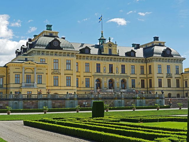 100+ Free Royal House & Architecture Photos