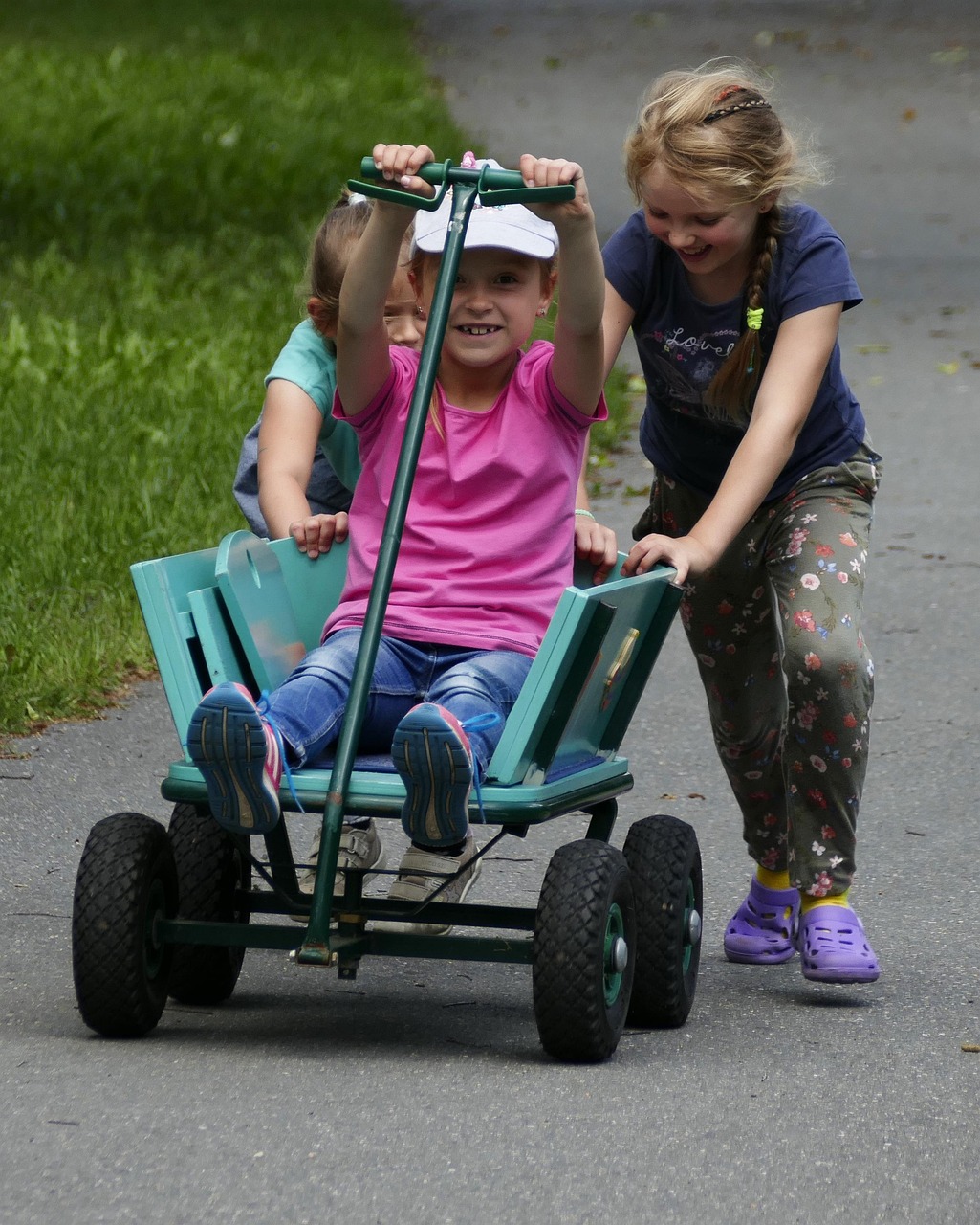 20,000+ Free Children Playing Outside & Children Images - Pixabay