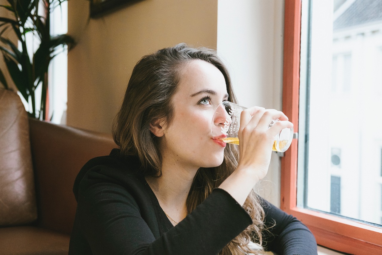 30,000+ Free People Drinking & People Images - Pixabay