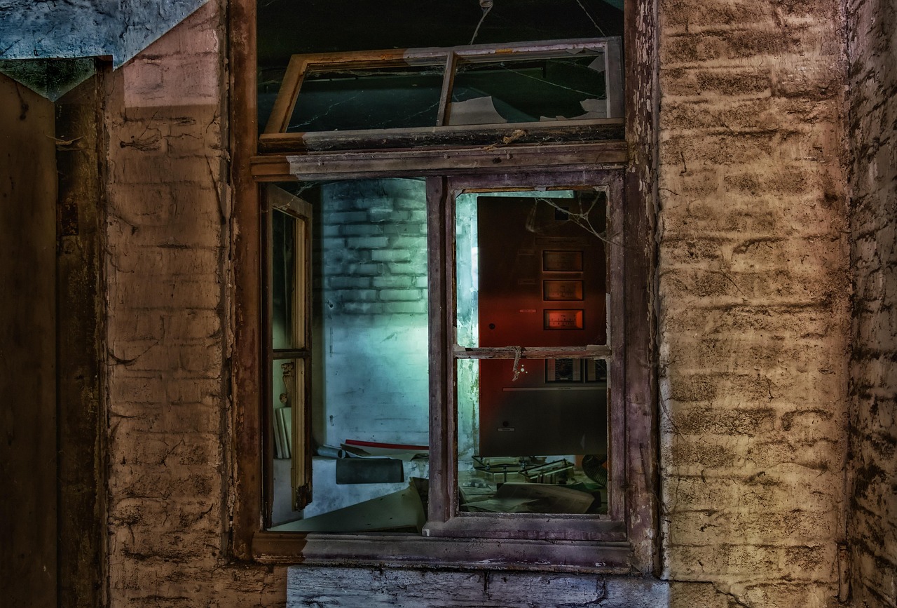 Lost Places Scary Window - Free photo on Pixabay