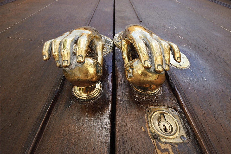 Hands Of Gold Door - Free photo on Pixabay - Pixabay