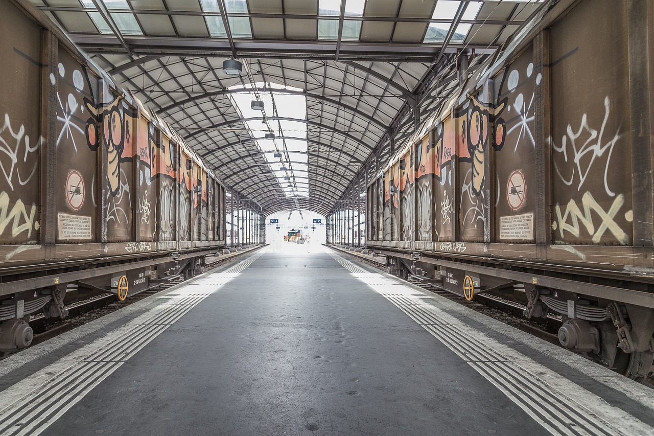 Stasiun Lucerne Rel Kereta - Foto gratis di Pixabay - Pixabay