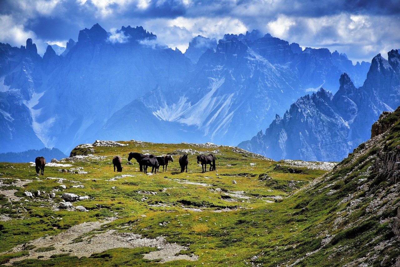 10,000+ Free The Three Peaks Of Lavaredo & Three Images - Pixabay