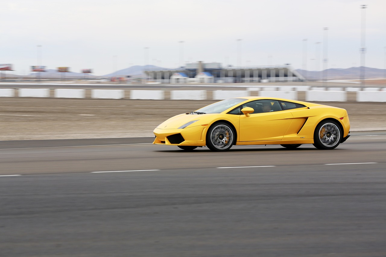 10,000+ Free Supercar Race Track & Race Track Images - Pixabay