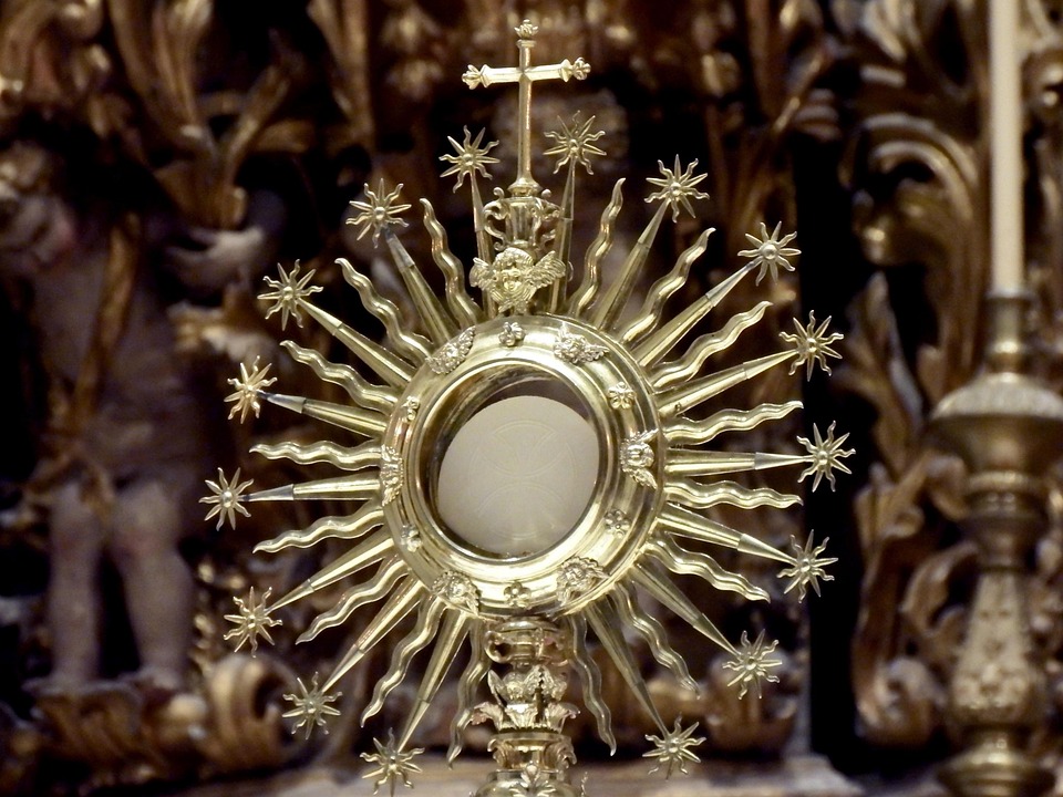 Eucharist Monstrance Holy - Free photo on Pixabay