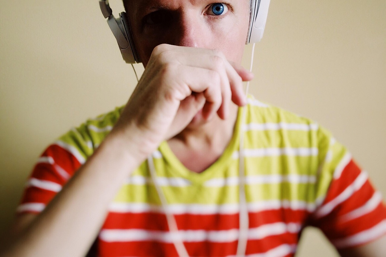 20,000+ Free Person With Headphones & Headphones Images - Pixabay
