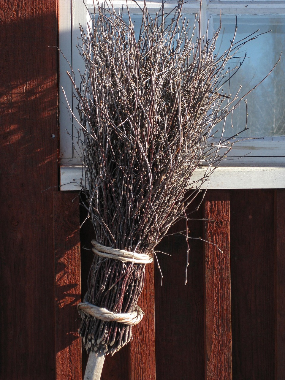 Broom Window Red Soil - Free photo on Pixabay