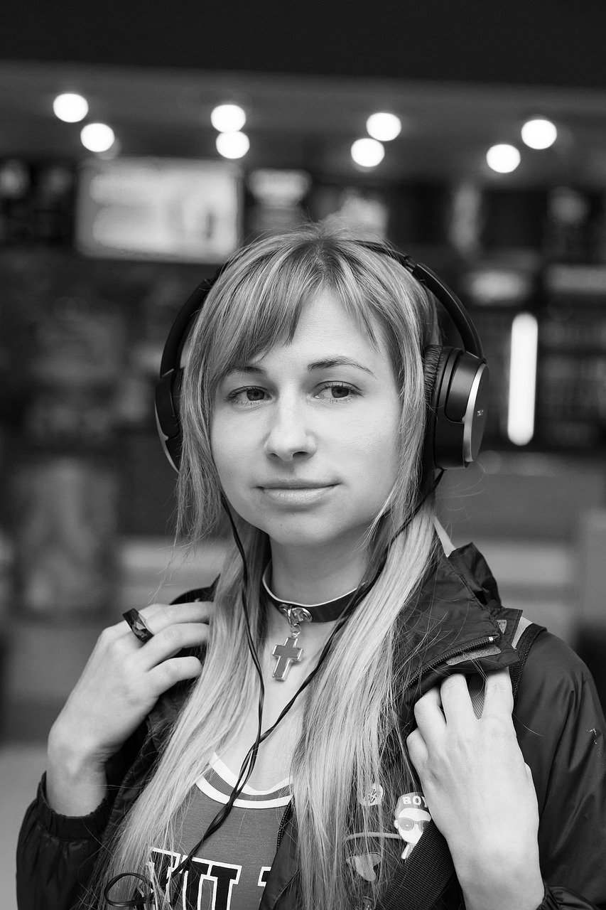 Más de 50 imágenes gratis de Personas Escuchando Musica y Música - Pixabay