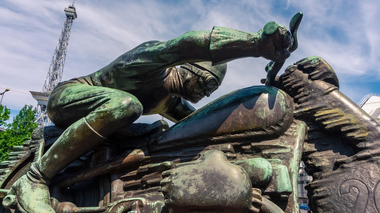 Monument Figure Sculpture Pilote - Photo gratuite sur Pixabay - Pixabay