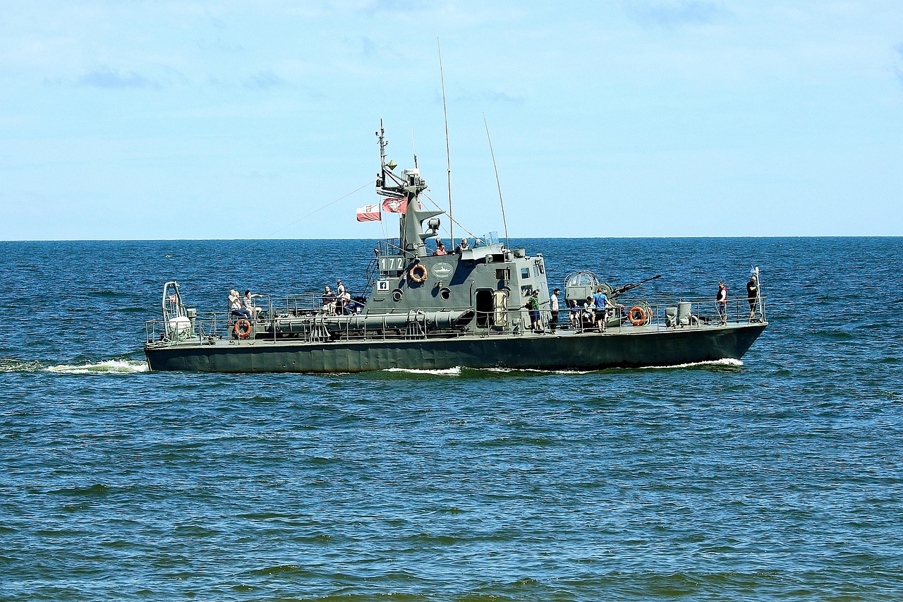 20,000+ Free Ship Torpedoes & Ship Images - Pixabay