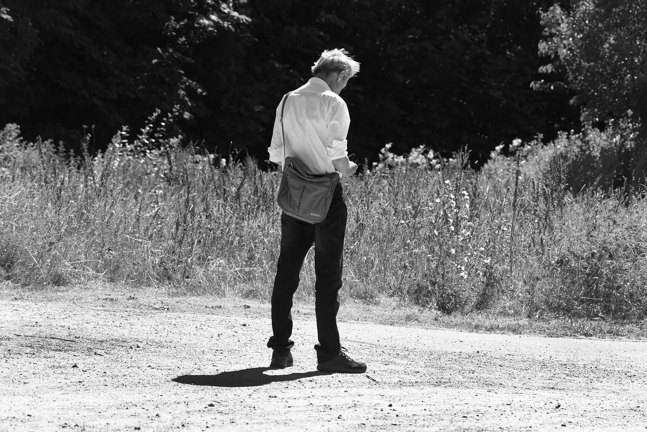 20,000+ Free Person Standing Alone & Alone Images - Pixabay