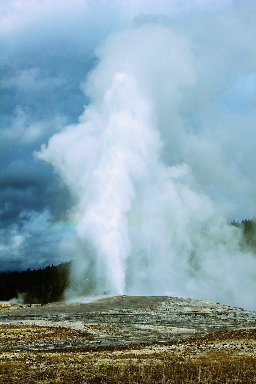 Yellowstone Geyser Old Faithful - Free photo on Pixabay