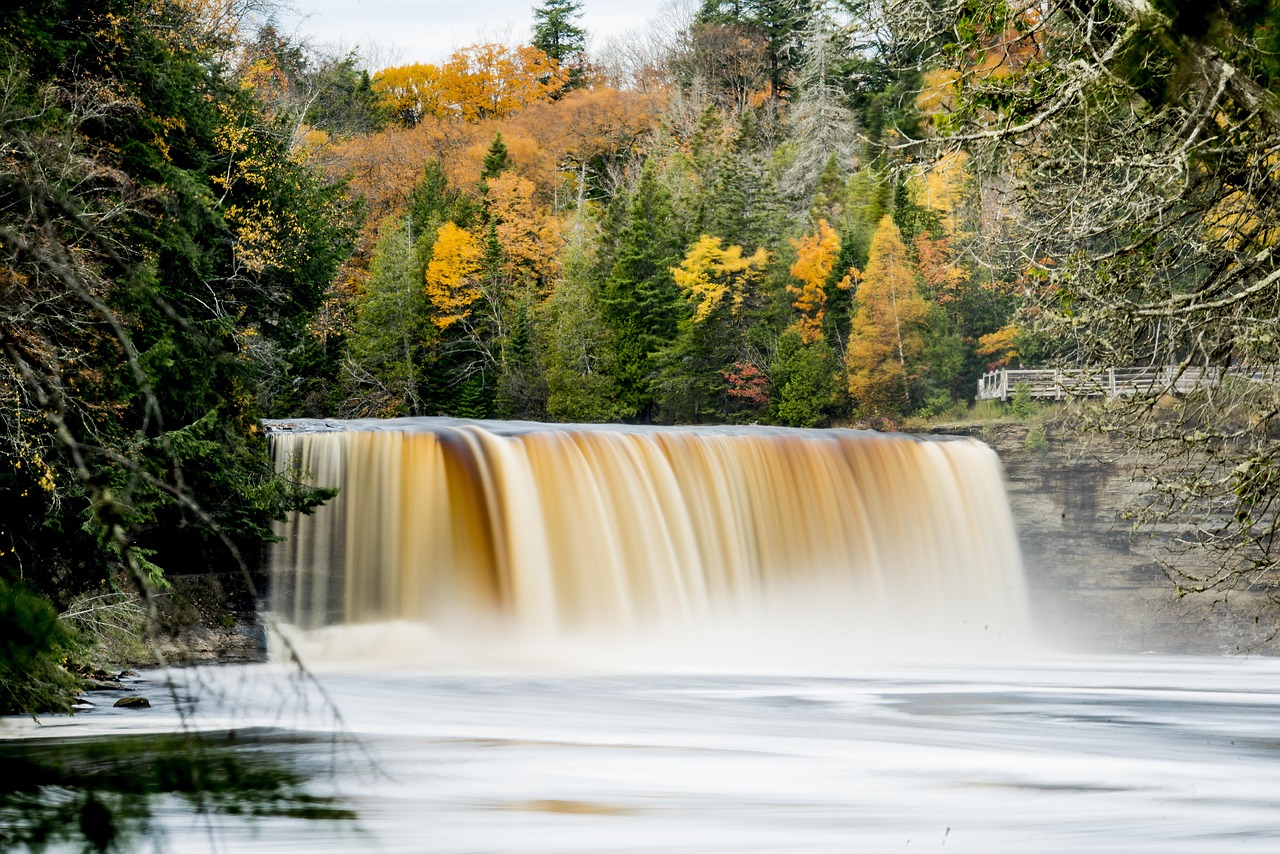 50,000+ Free Tahquamenon River & River Images - Pixabay
