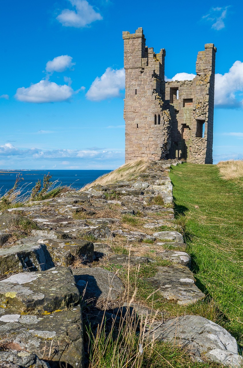 Dunstanburgh Castle Ruin Tower - Free photo on Pixabay - Pixabay