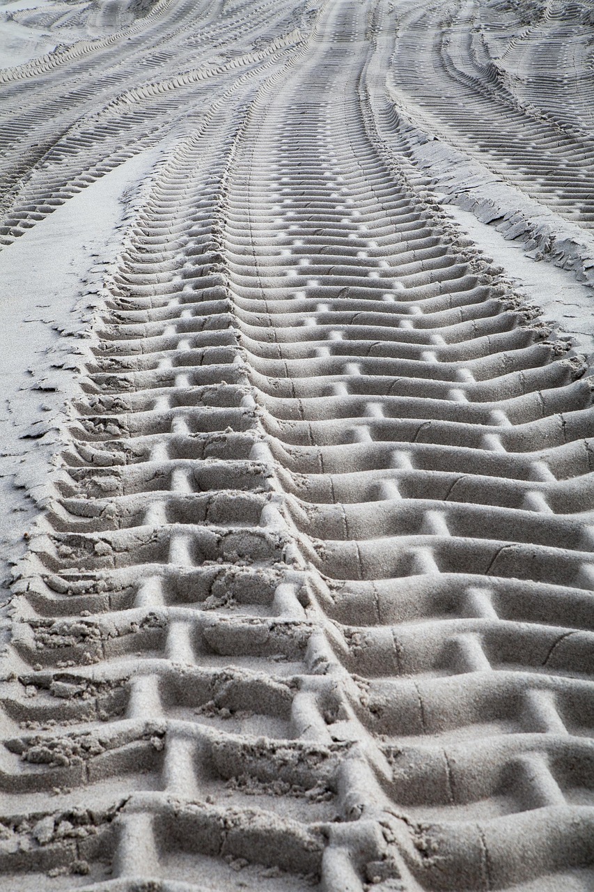 100+ Free Treads & Tire Images - Pixabay