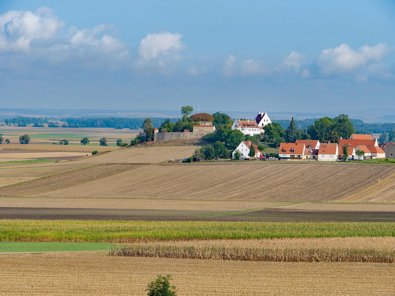 Más de 30 imágenes gratis de Riesen Brüste y Riesa - Pixabay