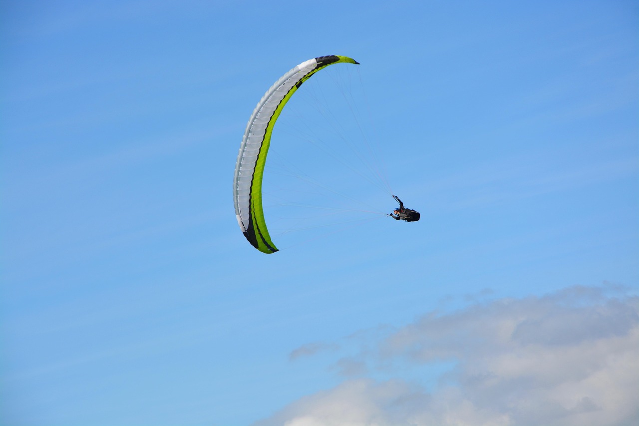 parapente-vol-libre-figure-photo-gratuite-sur-pixabay