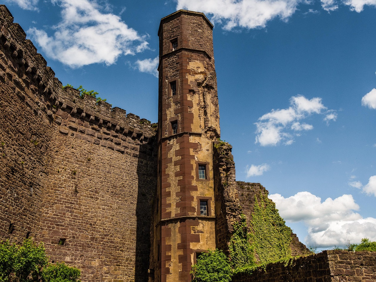 100,000+ Free Castle Wall Texture & Wall Images - Pixabay
