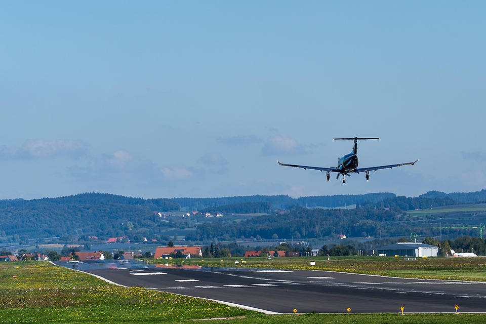 Plane Approach Airport - Free photo on Pixabay - Pixabay