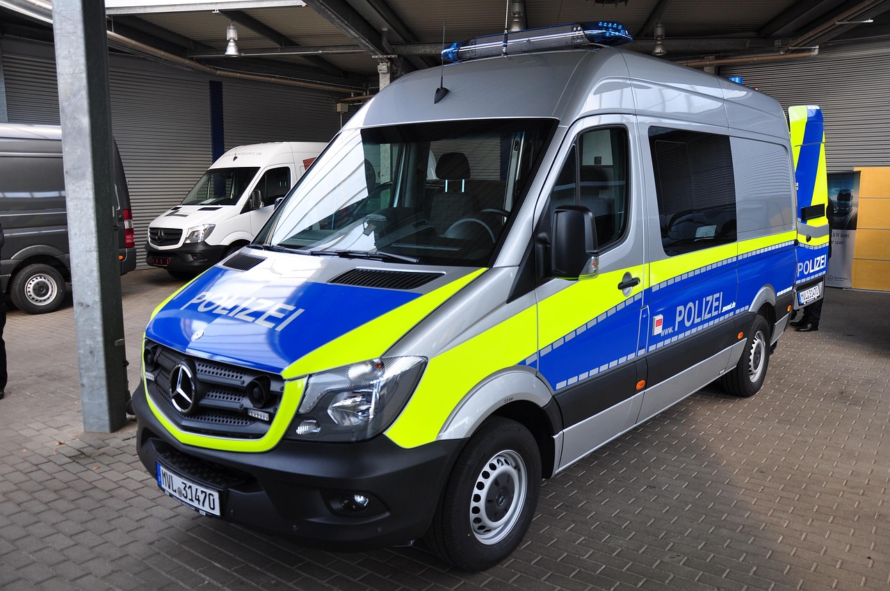 Transporter Police - Free photo on Pixabay - Pixabay