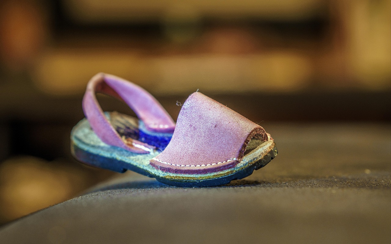 Sepatu Cerah Warna Alas - Foto gratis di Pixabay - Pixabay