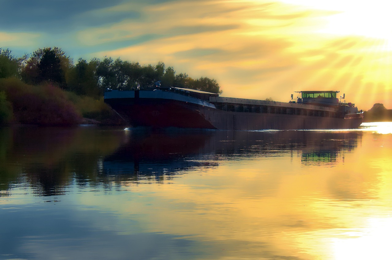 Barge Flow Water - Free photo on Pixabay - Pixabay