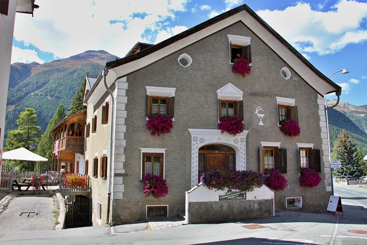 House Engadin Facade - Free photo on Pixabay - Pixabay