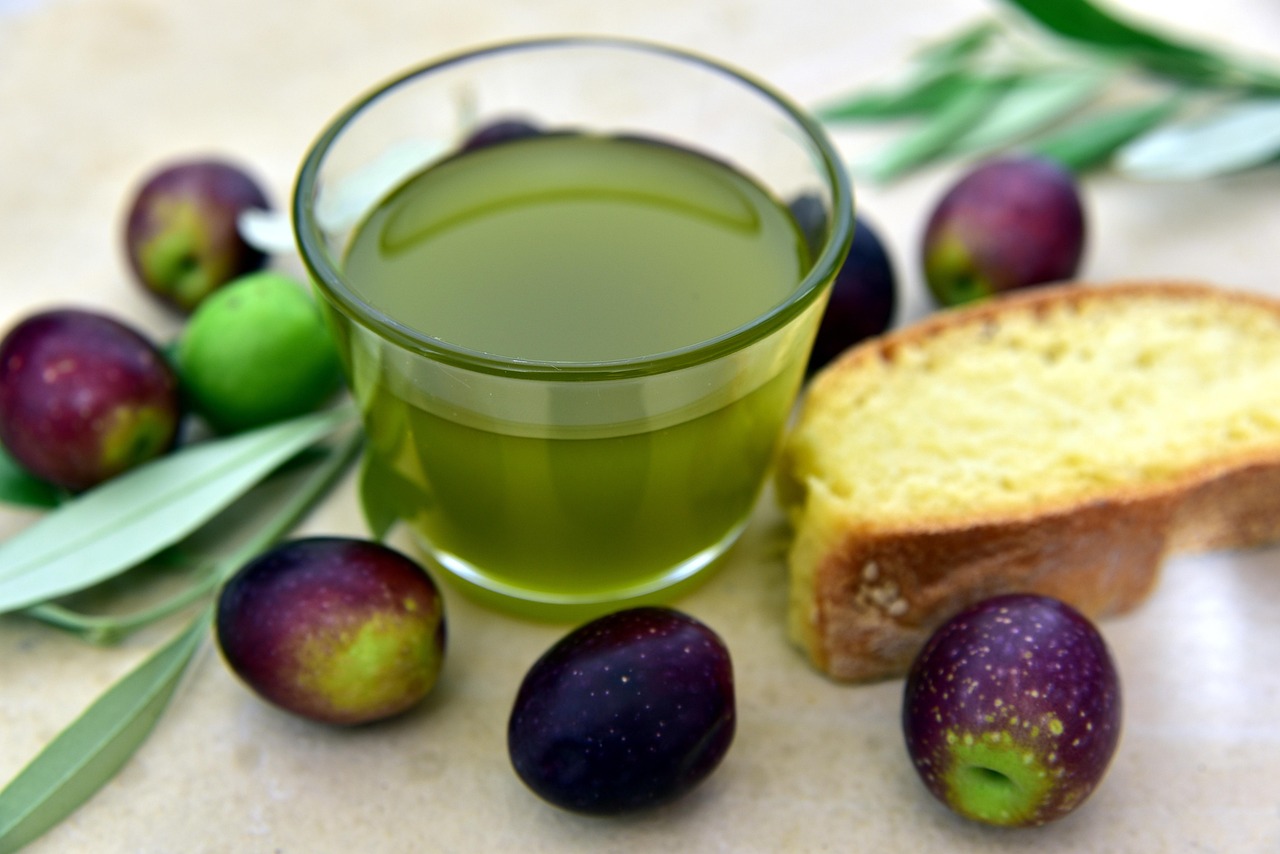 2 Free Giaraffa Olive Oil Images Pixabay 2 Free Giaraffa Olive Oil Images Pixabay