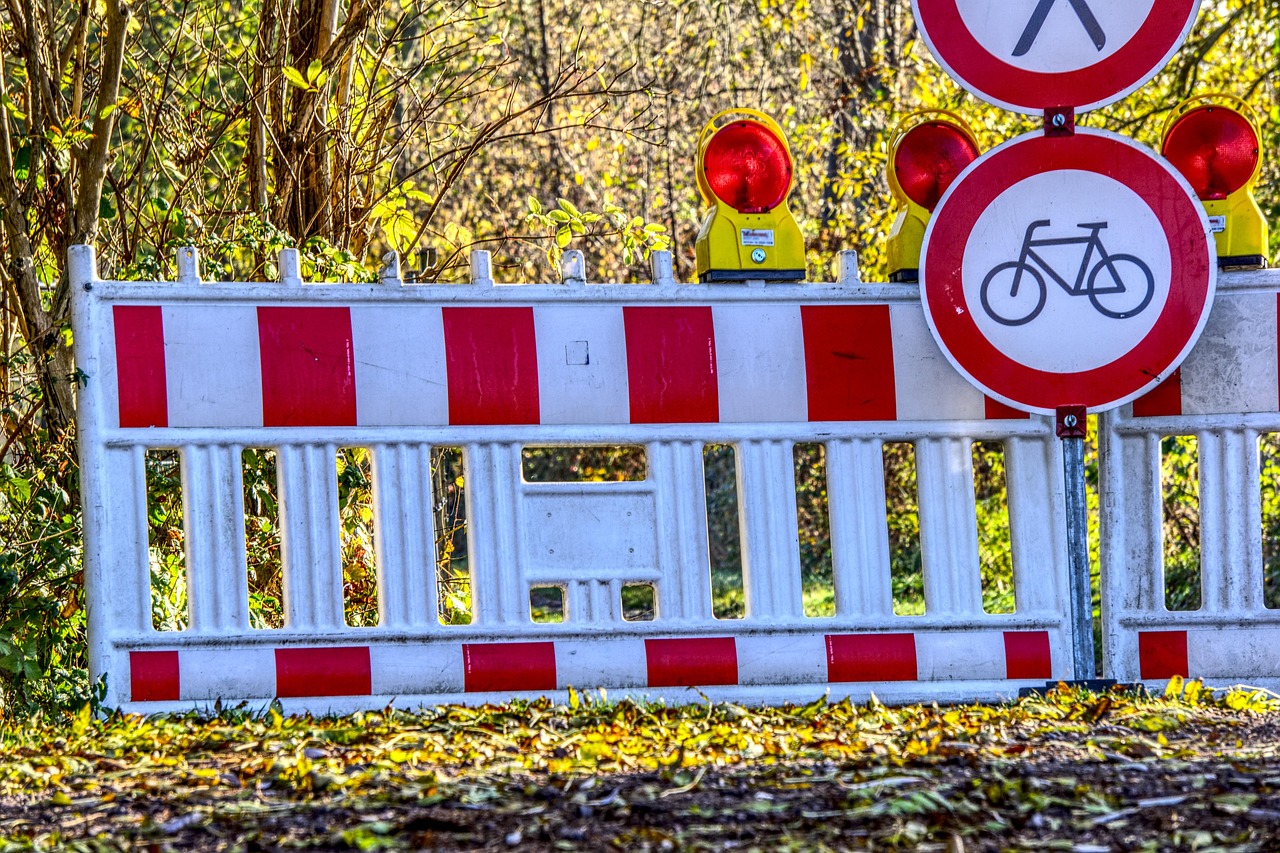 50+ Free Roadblock & Barrier Images - Pixabay