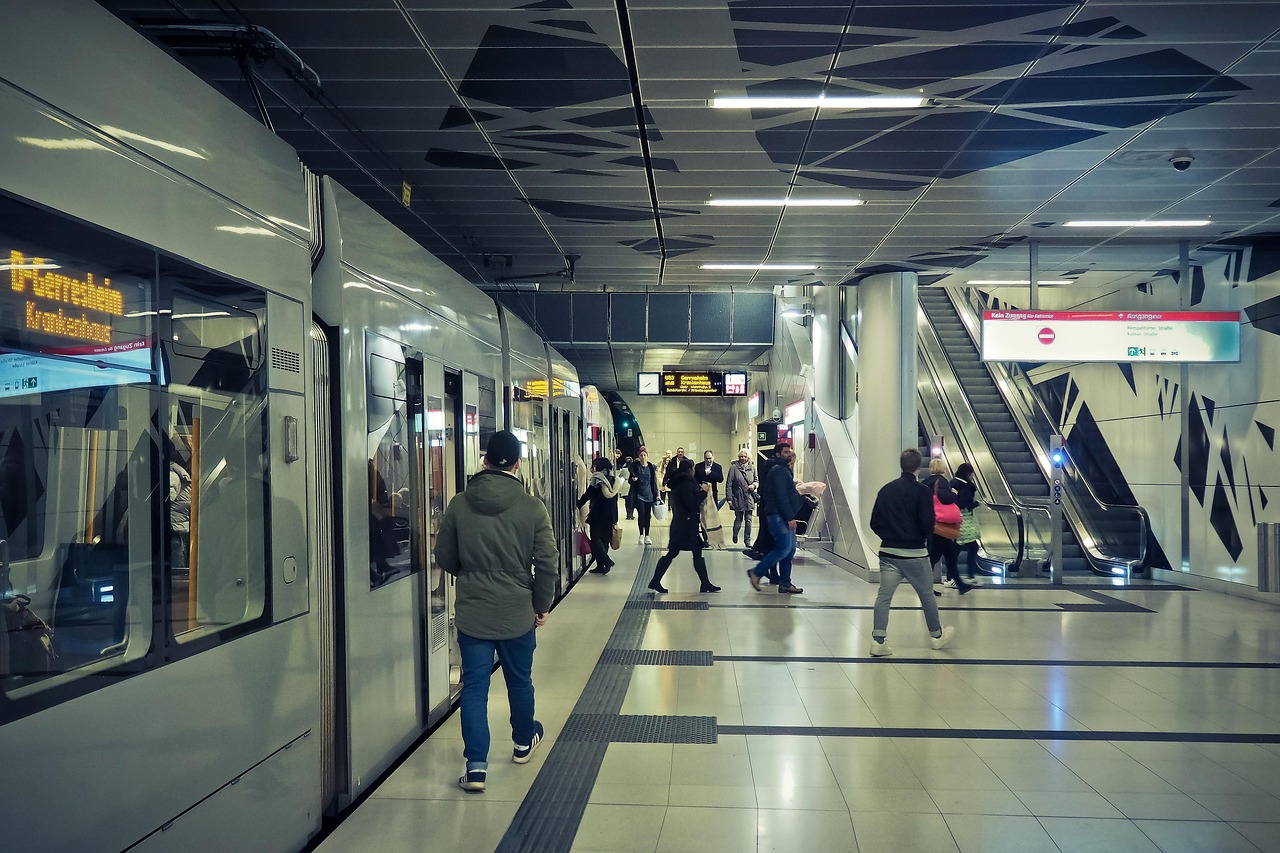 1,000+ Free Subway & Metro Images - Pixabay