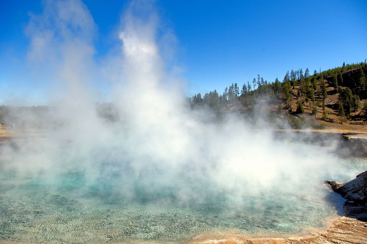 600+ Free Hot Springs & Yellowstone Images