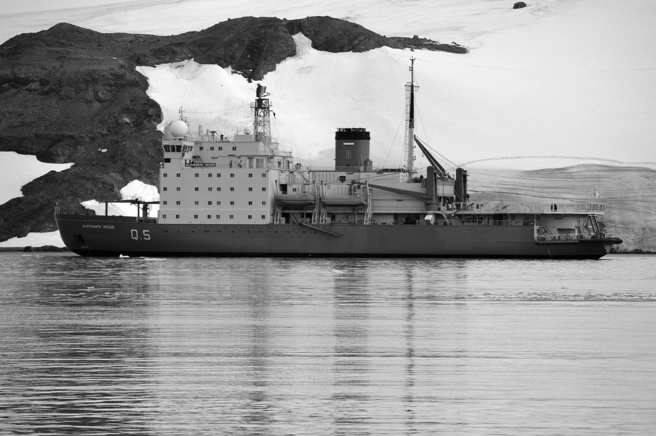 40+ Free Icebreak & Icebreaker Images - Pixabay