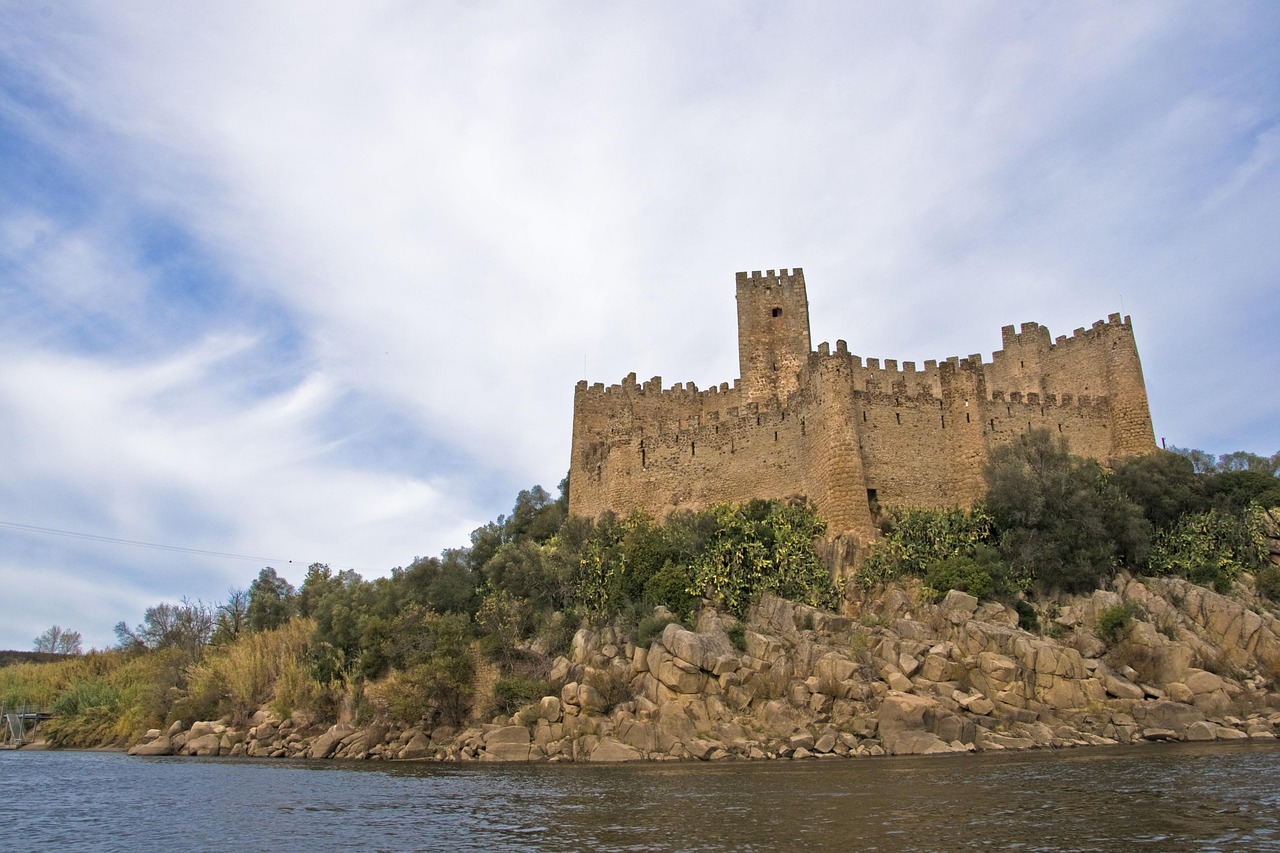 1+ Free Almoroul & Castle Images - Pixabay