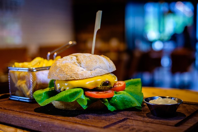 Hamburger Restaurant Food - Free photo on Pixabay
