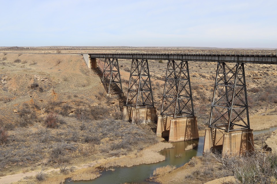 Train Trellis River Dry - Free photo on Pixabay