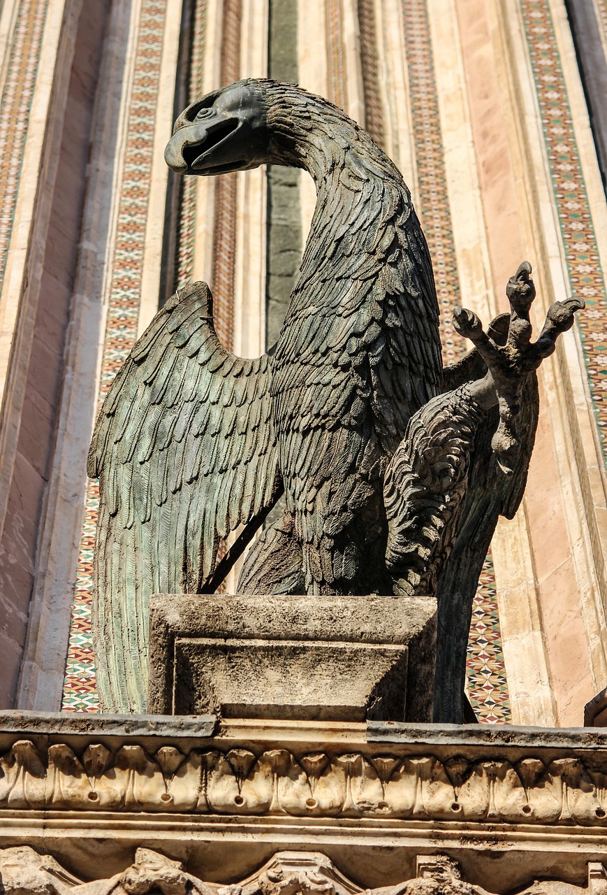 Statue Aquila Bestiary - Free photo on Pixabay