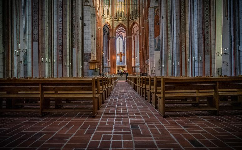 1,000+ Free Altar & Church Images